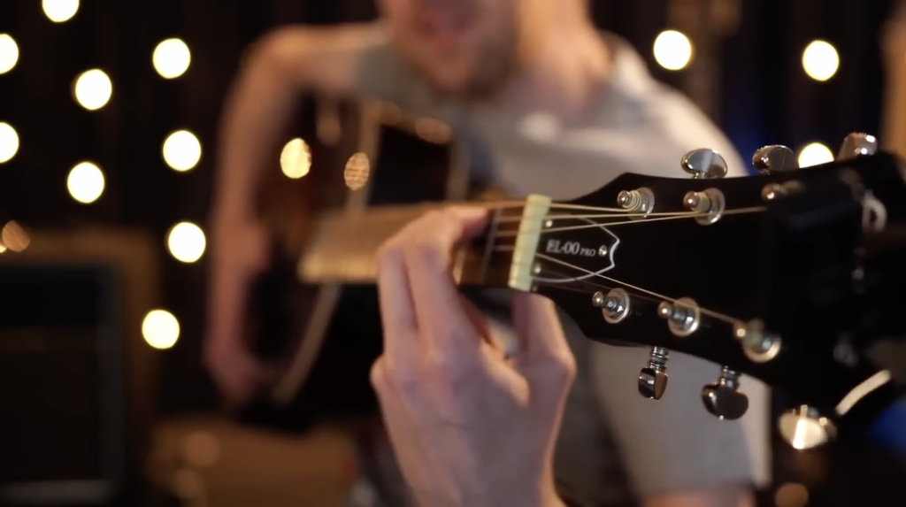 How to have perfect beginner guitar technique - National Guitar Academy